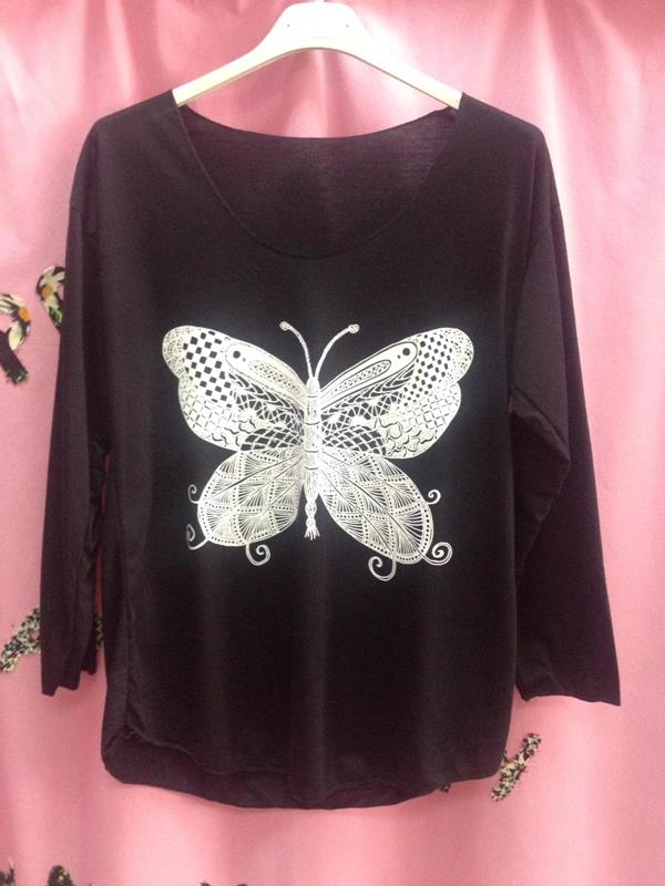Camiseta Negra Mariposa Blanca